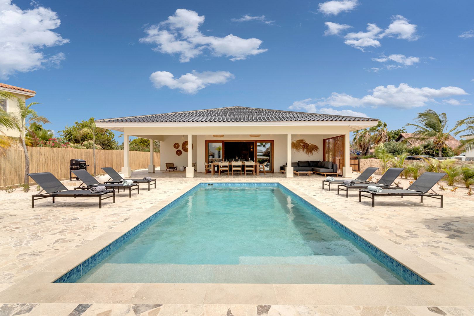 Luxury villas for rent on Bonaire, discover them all!