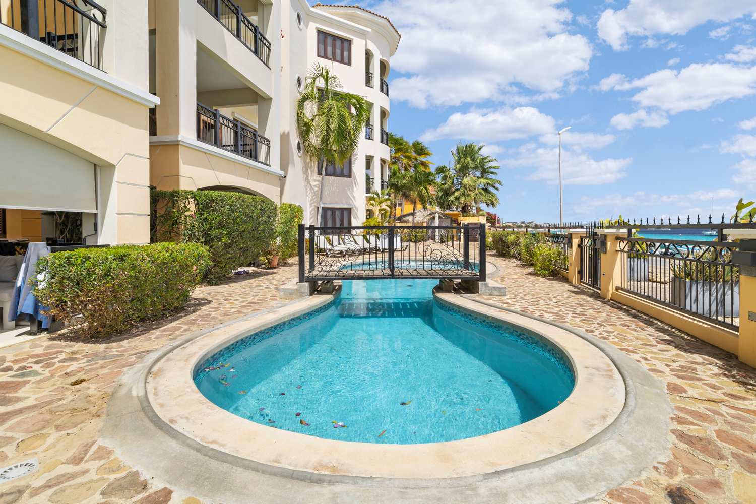Elegancia Ocean View with refreshing pool - From $210 per night